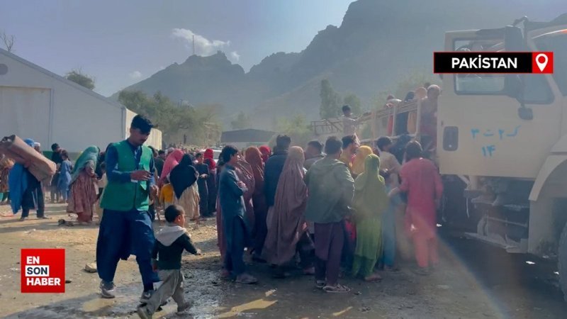 Pakistan, düzensiz göçmenleri sınır dışı ediyor - VİDEONUZ Pakistan, düzensiz göçmenleri sınır dışı ediyor - VİDEONUZ